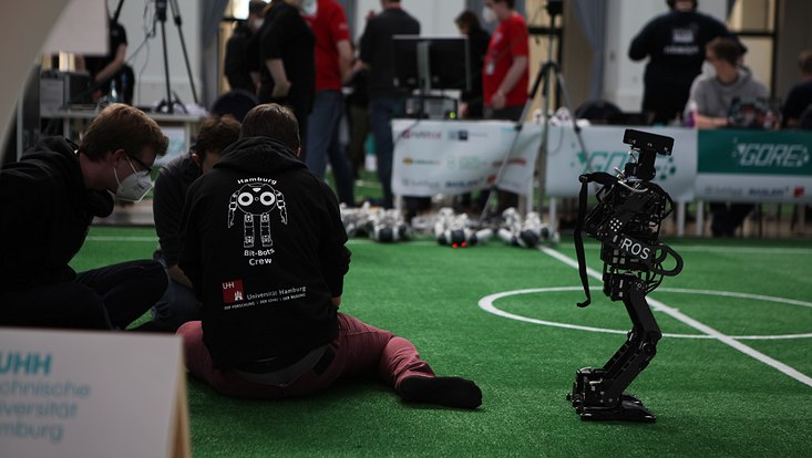 A different kind of soccer: The RoboCup 2023 event in Hamburg : Newsroom : University of Hamburg