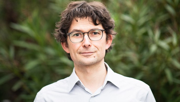 Prof. Dr. Jochen Fründ verstärkt die Biologie : Newsroom : Universität ...